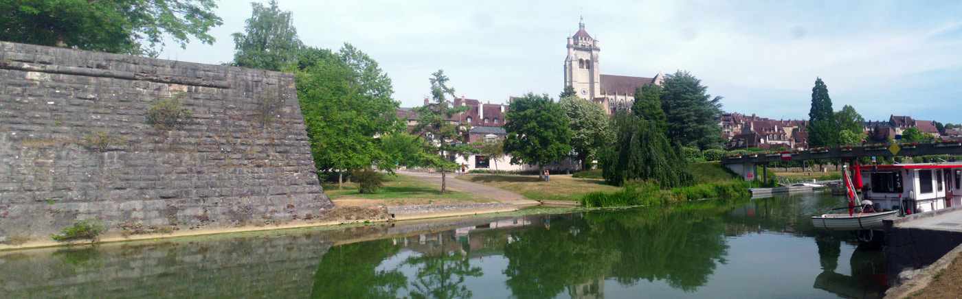 Discovering the river Doubs and old town of Dole